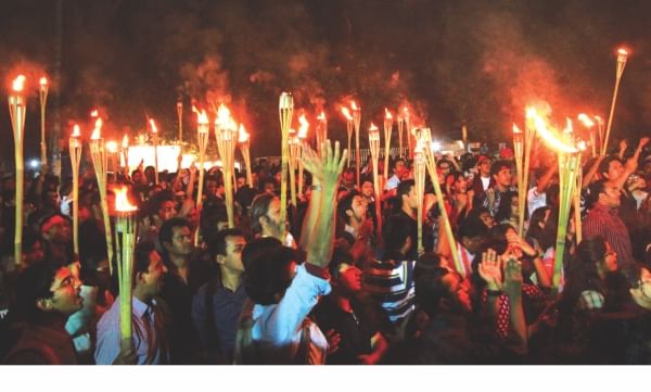 Shahbag Seen From Outside | The Daily Star