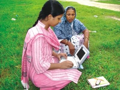 Bid to hook rural people to info | The Daily Star