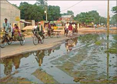 Road to Benapole in bad shape, no repair for years | The Daily Star