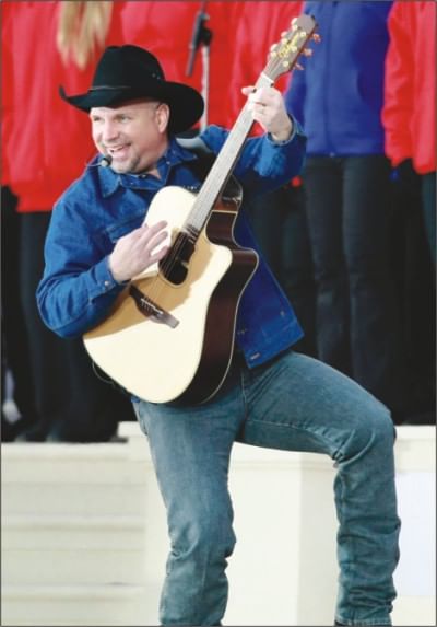 Country singer Garth Brooks coming out of retirement | The Daily Star