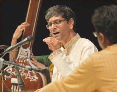 Pandit Sarathi Chatterji to school singers | The Daily Star