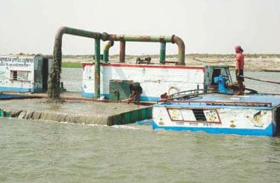 Illegal sand lifting from Jamuna goes unabated | The Daily Star