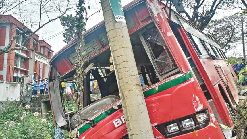 Road accidents kill 11, injure 41 | The Daily Star