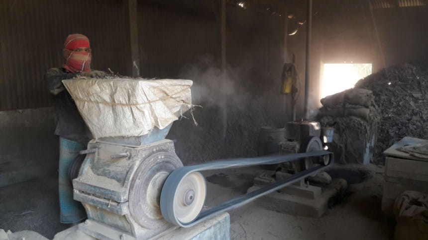 Tobacco-dust factory causes havoc | The Daily Star