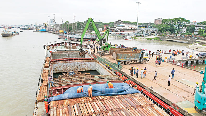 Trial use of lighter jetty begins | The Daily Star