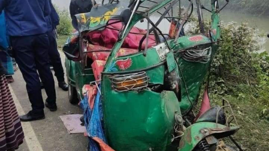 4 of a family dead as BRTC bus hits auto-rickshaw in Cumilla | The ...