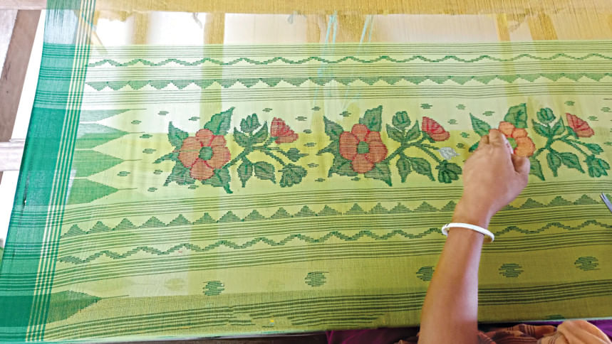 Manipuri weavers get busy before Eid | The Daily Star