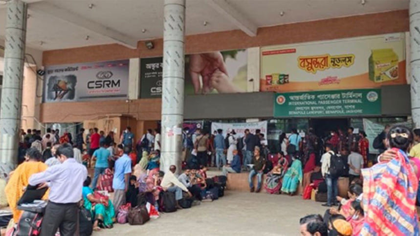 55,528 travelled through Benapole in 13 days | The Daily Star