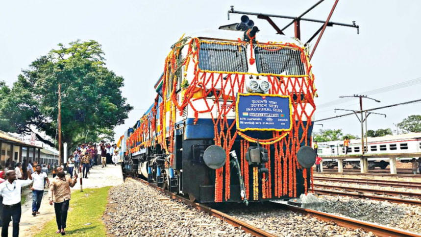 Mitali Express on maiden journey from Dhaka to India’s New Jalpaiguri ...