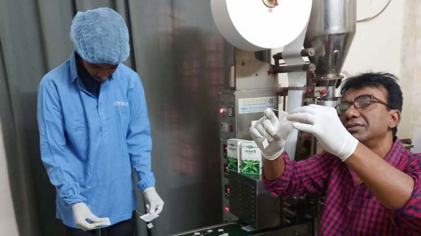 Topu’s jute tea gaining popularity | The Daily Star