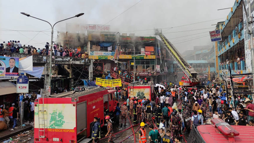 New Super Market fire: DSCC forms 9-member probe body | The Daily Star