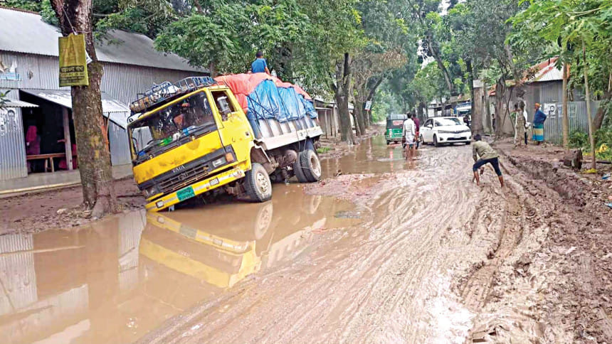Sakhipur-Sagardighi: Road left in battered condition | The Daily Star