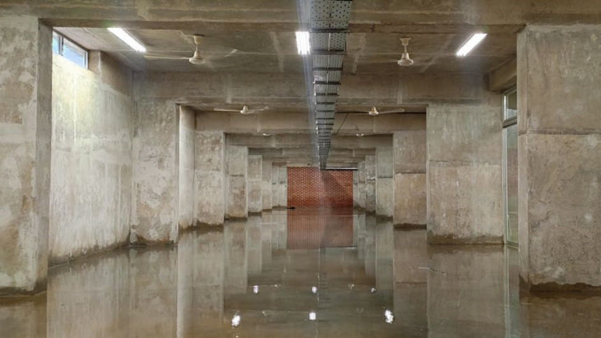 New JU hall brings new hardship for residents during rain | The Daily Star