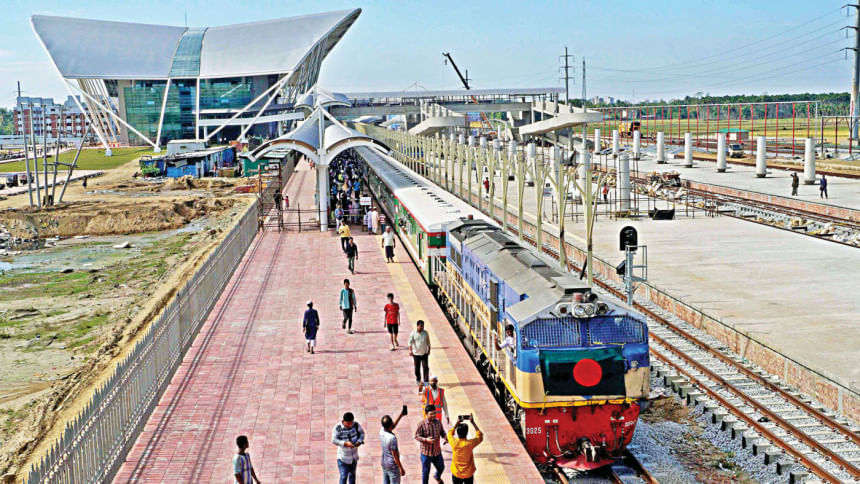 Excitement as train service from Cox’s Bazar starts | The Daily Star