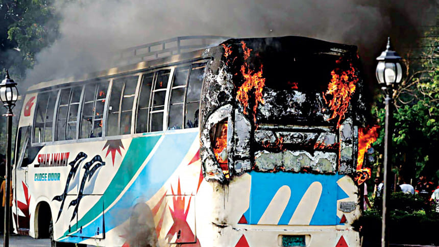 Cuet students suspend road safety protests | Protest at Cuet: Students ...