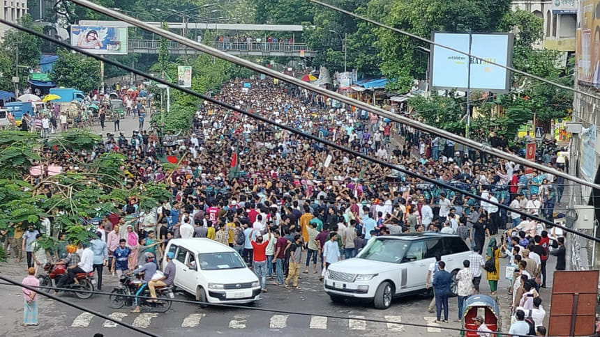 Students Protest Against Quota System | Quota protests: Students block ...