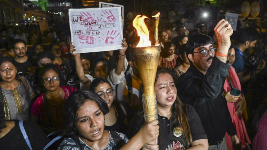 Doctor rape, murder: Thousands take out torch rally in Kolkata ...