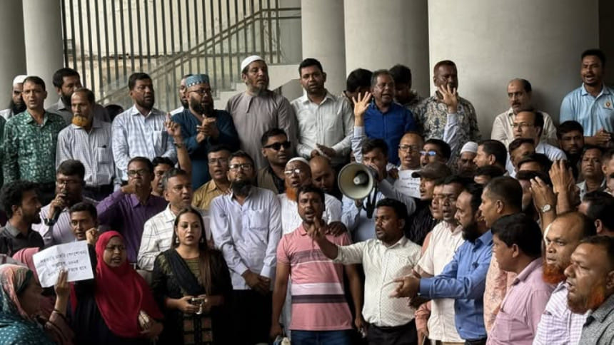 Secretariat employees intensify demand for repeal of public service ...