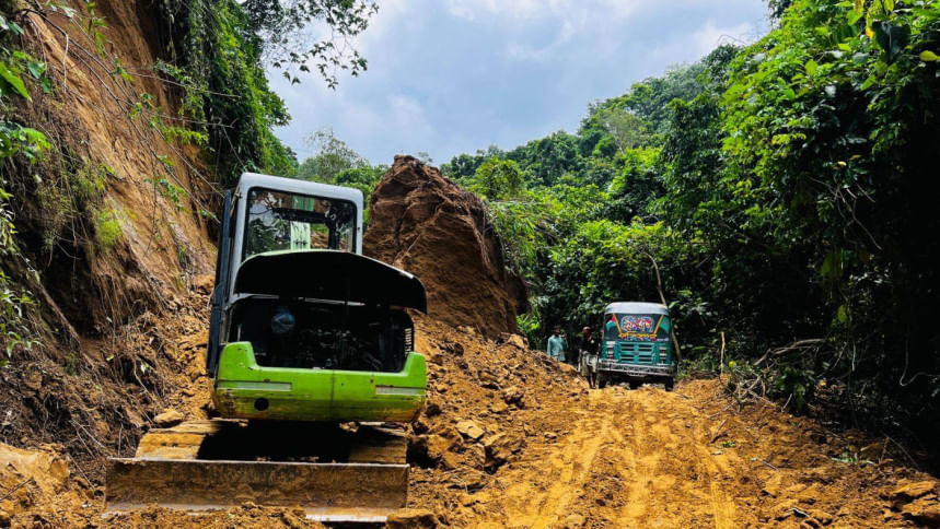 Partial traffic resumes on Mirsharai-Fatikchhari road after five days ...