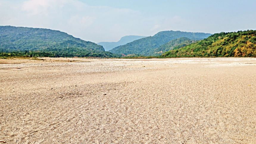 Sada Pathor stripped bare | The Daily Star