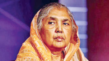 Namaz-A-Janaza Of Matia Chowdhury | Matia Chowdhury's first janaza held ...