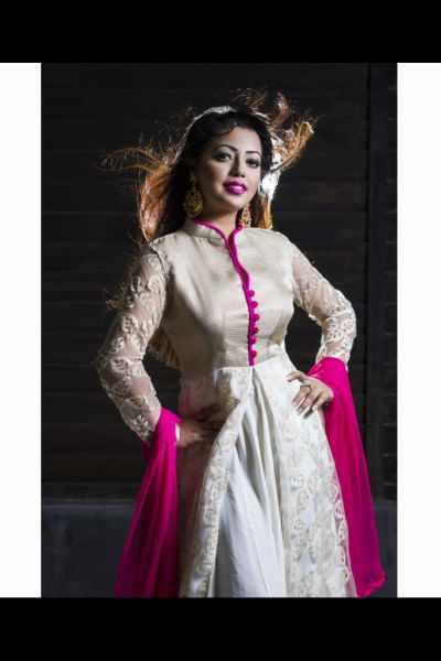 Bangladeshi Popular Singer Kona: “One should never stop dreaming”