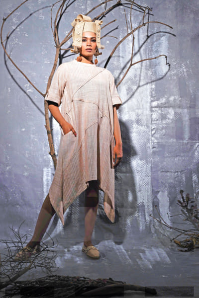 Shaibal Saha’s Desert influenced fashion designs | The Daily Star