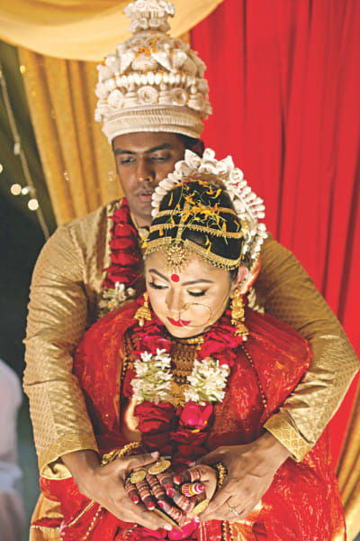 Divinely white: The age- old craft of shola | The Daily Star