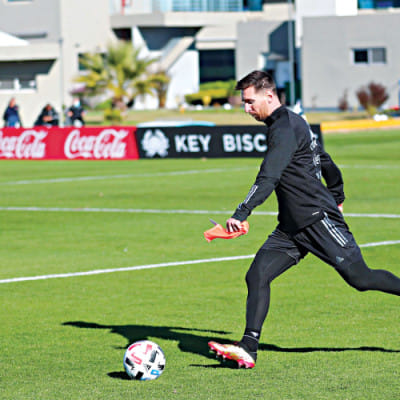 Barcelona superstar Lionel Messi | The Daily Star