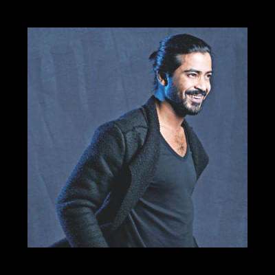 Razz surfs through challenges | The Daily Star