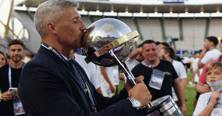 Crespo the coach arrives | The Daily Star