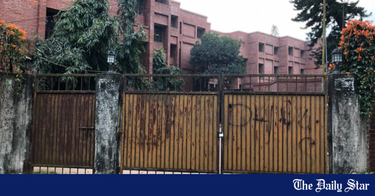 JU to file case against locals who attacked students | The Daily Star