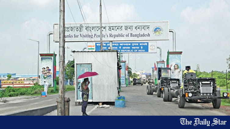 Over 300 Bangladeshis stuck at Petrapole port in India | The Daily Star