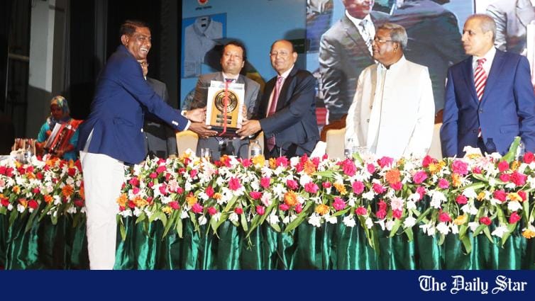 63 companies awarded national export trophies for fiscal 2014-15