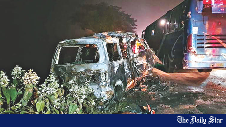 Road Crashes in 7 Districts: 23 lives lost in a single day | The Daily Star