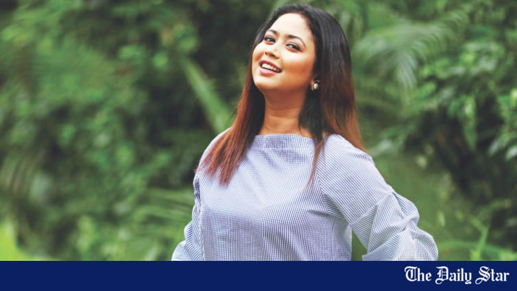Actress Bhabna debuting as novelist | The Daily Star