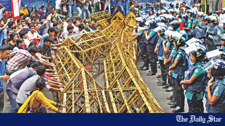 Justice seeking students, cops face off again | The Daily Star