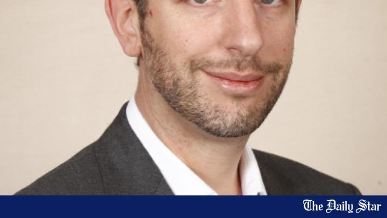 Senior StanChart official in town | The Daily Star