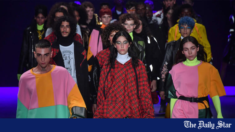 Model dies after collapsing on catwalk in Brazil