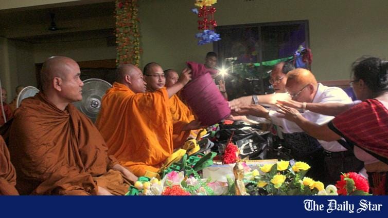 Buddhist festival Kathin Chibar Dan begins | The Daily Star