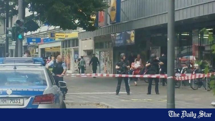 1 killed in knife attack in German mall