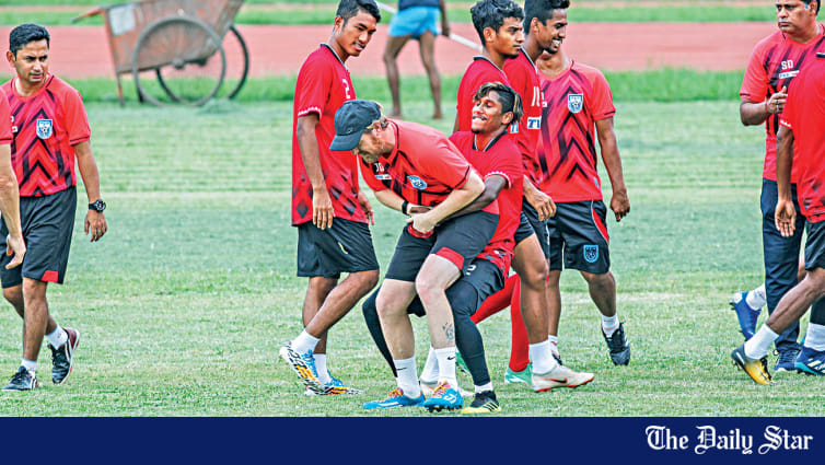 Day wants his players and fans to make it hard for Laos | The Daily Star