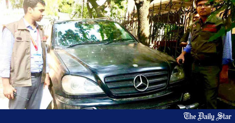 Mercedes with fake plates seized in Dhaka