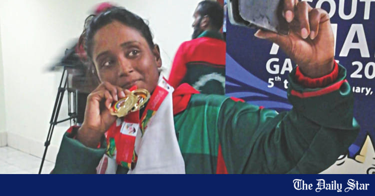 MAHFUZA'S record splash | The Daily Star