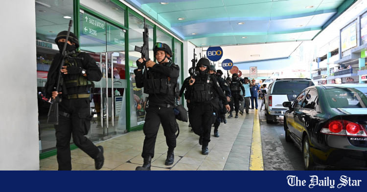 Sacked security guard holds 30 hostages at Philippine mall | The Daily Star