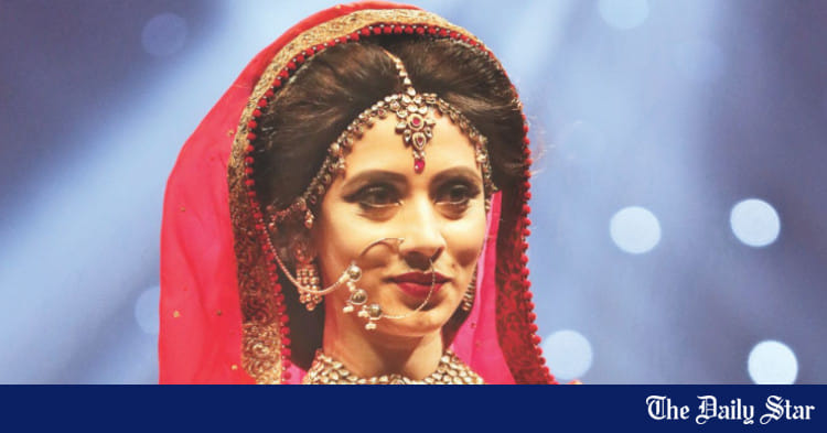 Mim preps for DURGA PUJA | The Daily Star