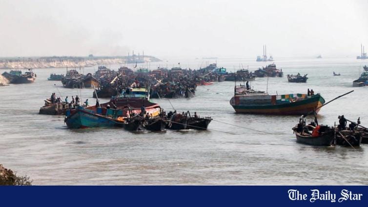 Mindless sand lifting wreaks havoc in Padma, Jamuna rivers | The Daily Star