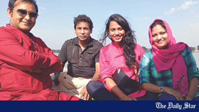 Mosharraf Karim greeted by army of fans in Kolkata | The Daily Star