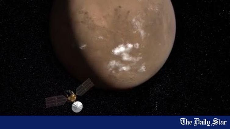 11 bizarre things spotted on Mars | The Daily Star