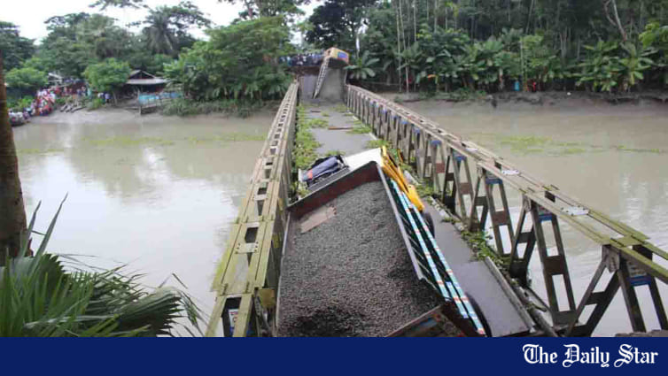 Bailey bridge collapses in Pirojpur, links to 12 roads cut off